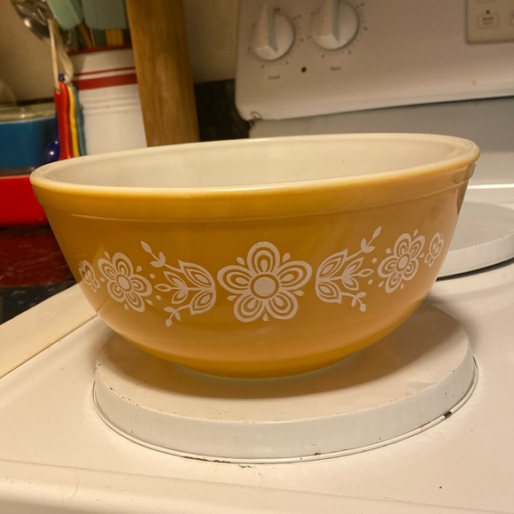 Pyrex | Kitchen | Pyrex Butterfly 43 Vintage White On Gold | Poshmark